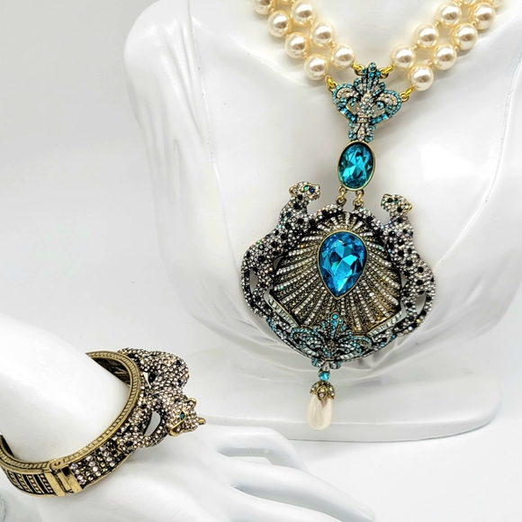 Heidi Daus | Jewelry | Heidi Daus Leopard Statement Necklace And Hinged ...